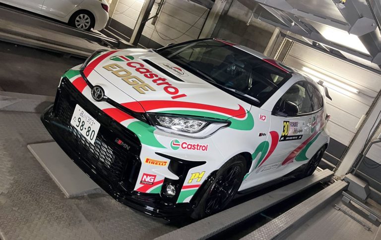 GR Yaris Rally Castrolラッピング ｜ ヒロックラボ｜東京 港区表参道南青山の株式会社ヒロックラボ デザイン オフィス